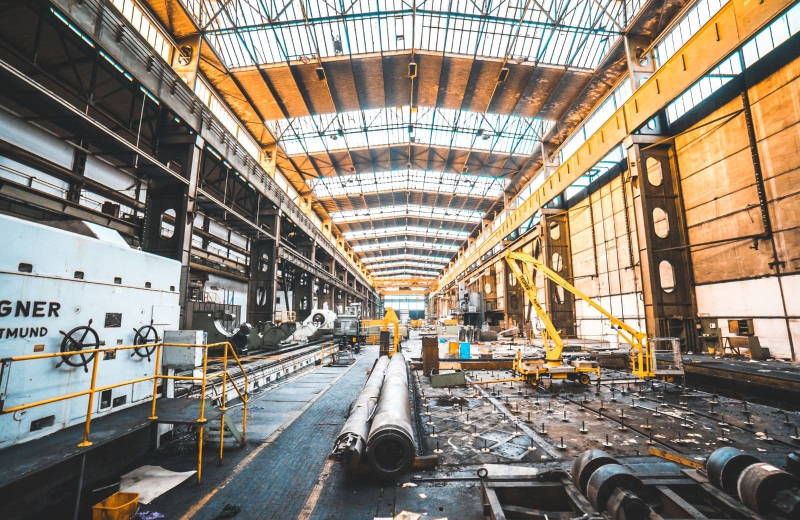 Most commonly used materials for industrial building roofs: Is duralite ...